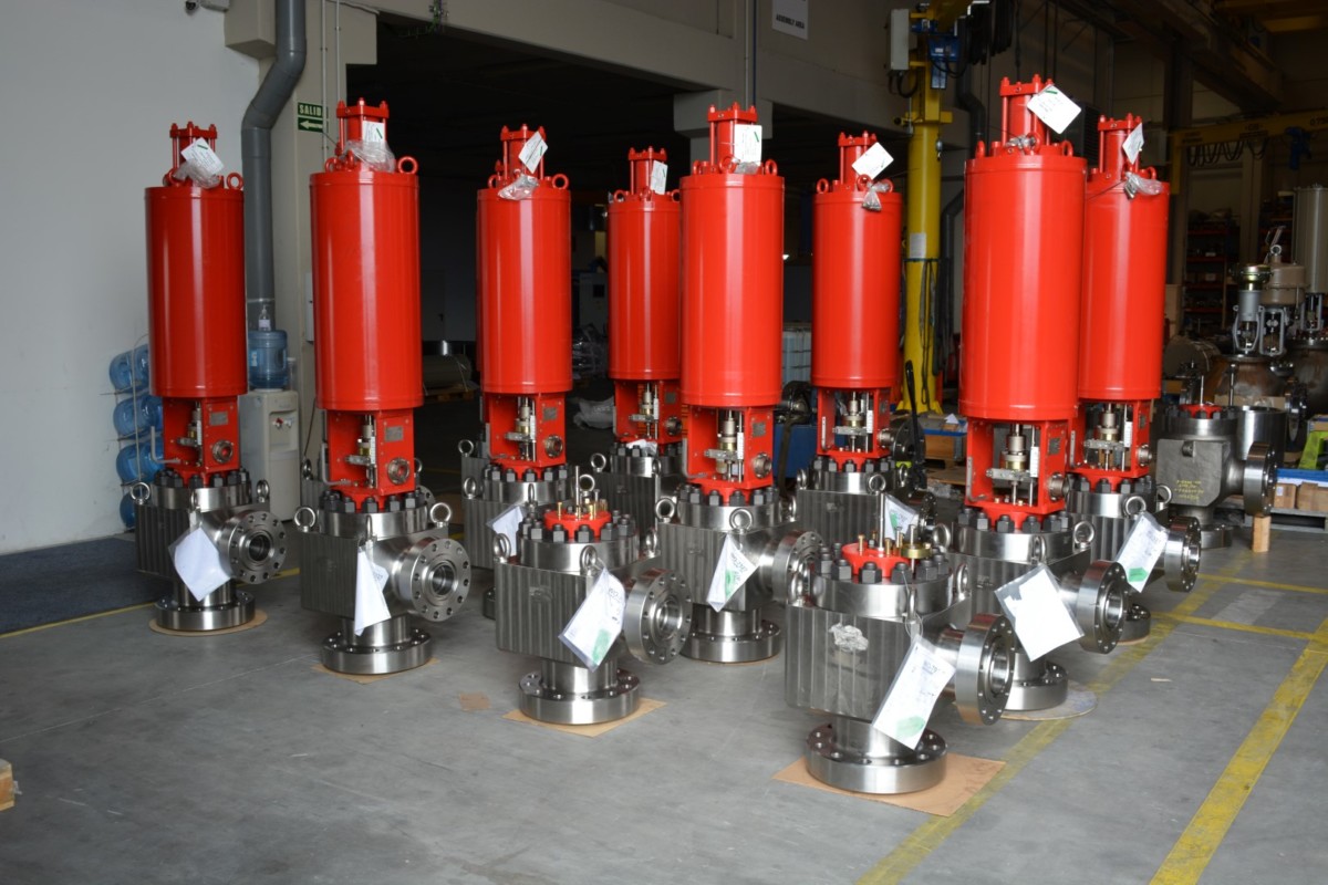 Chokes 7 1-16 10000 Pneumatic (Large) - Ringo Valves