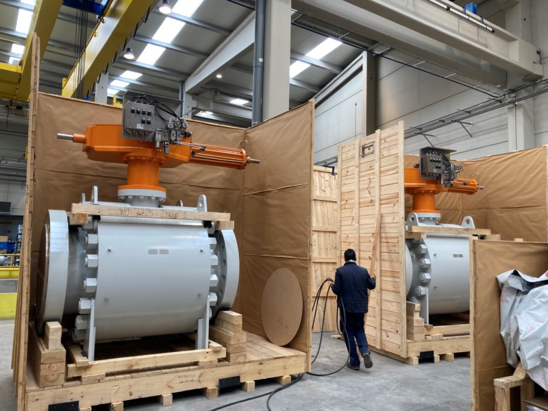 Hydraulic Operated 32” 900# Ball Valves for Gas Service - Ringo Valves